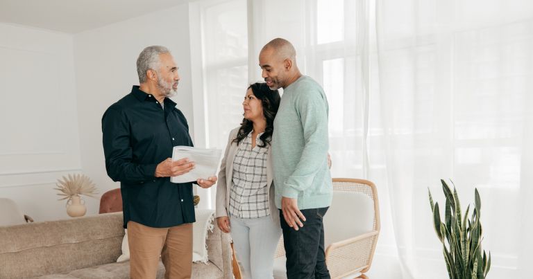 APR vs. Interest Rate: What’s the Difference? | Mortgage.com